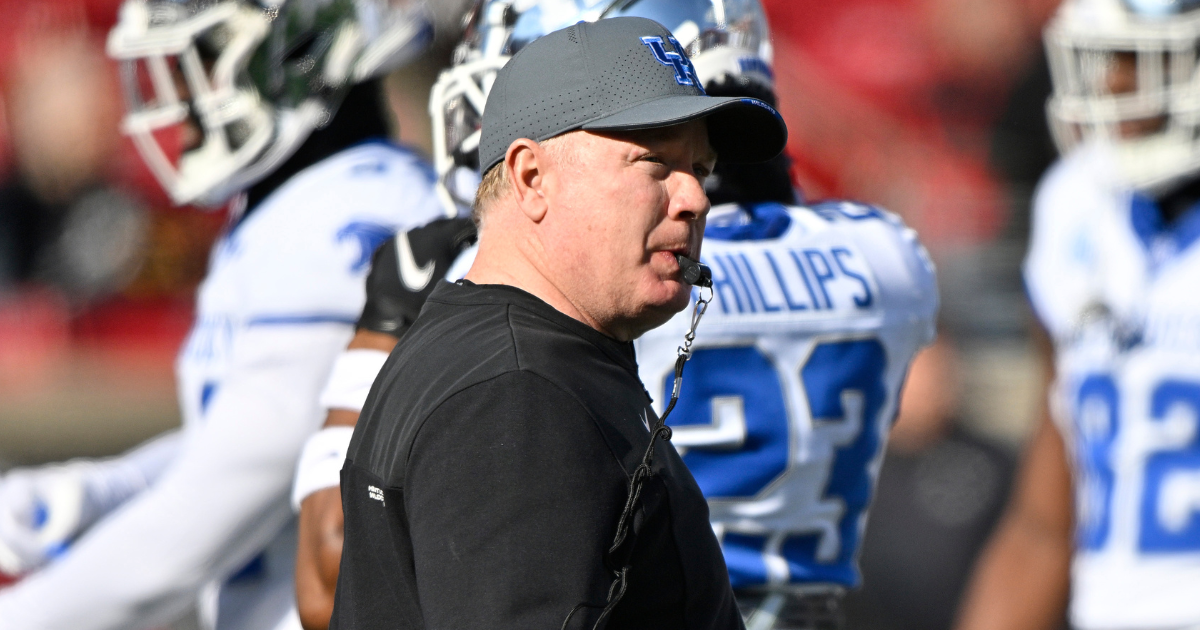 Mark Stoops emphatically states he will return to Kentucky in 2026: '0% ...