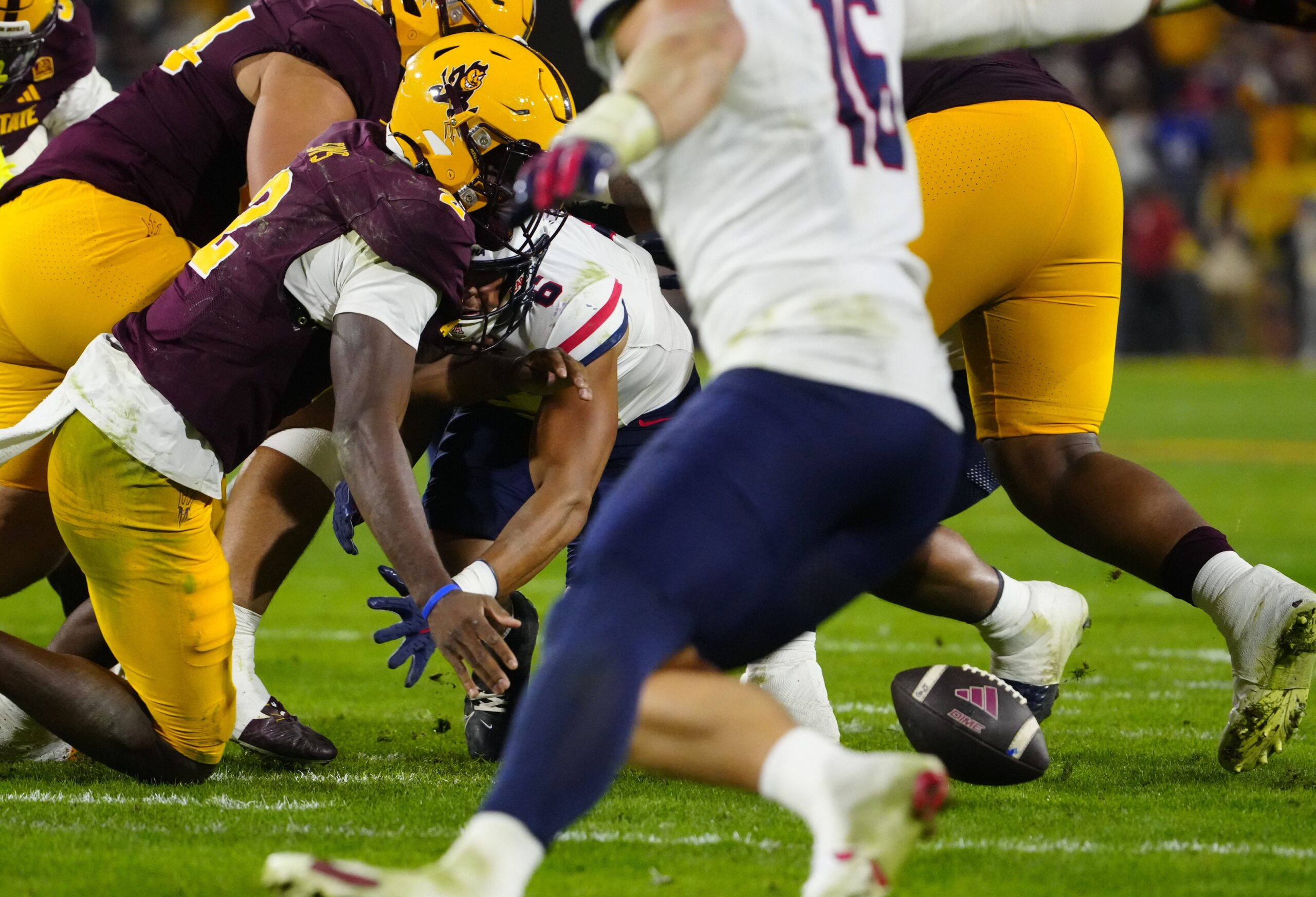 Offense falls apart behind Jeff Sims in 23-7 Territorial Cup game loss