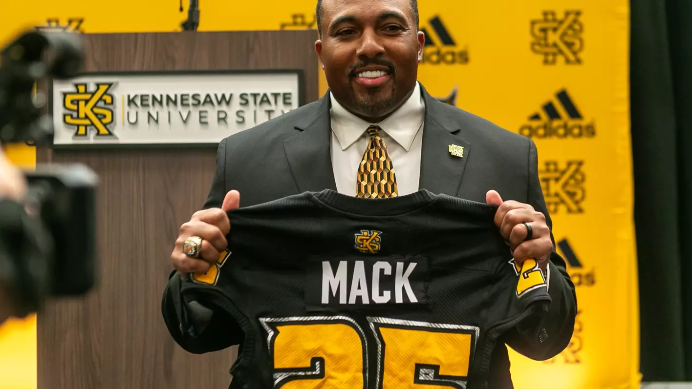 Memphis Coaching Candidate Breakdown: Jerry Mack - On3