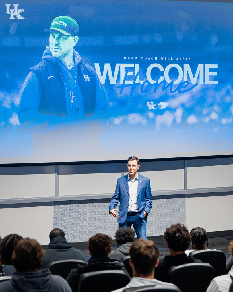 Will Stein makes his debut at the Kentucky-North Carolina Basketball ...