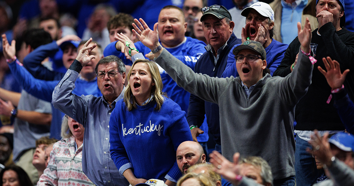 Kentucky fans boo team during first half vs. Gonzaga in Nashville - On3