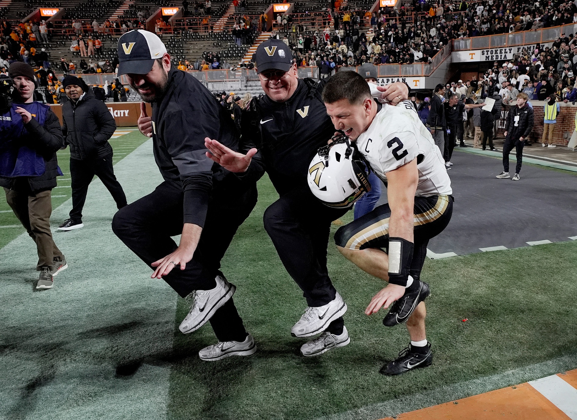 Between two quarterbacks: breaking down the Heisman cases of Diego ...