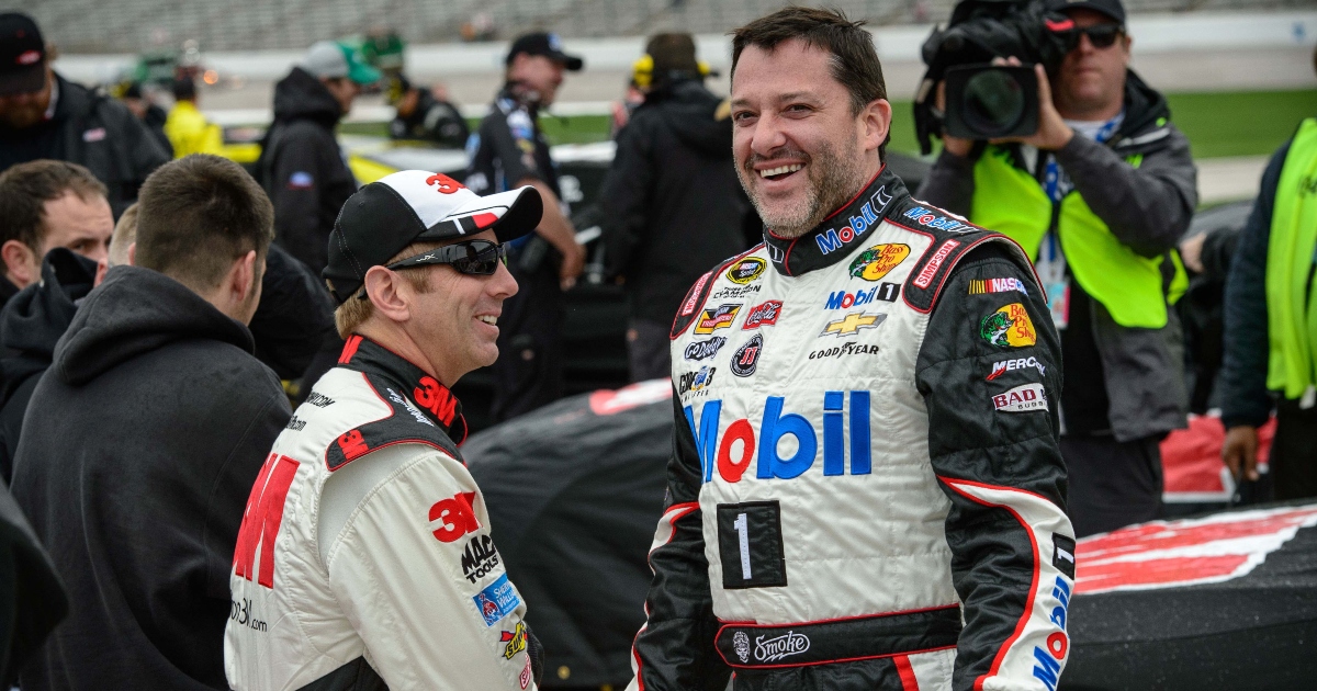 Tony Stewart posts touching tribute to Greg Biffle and family