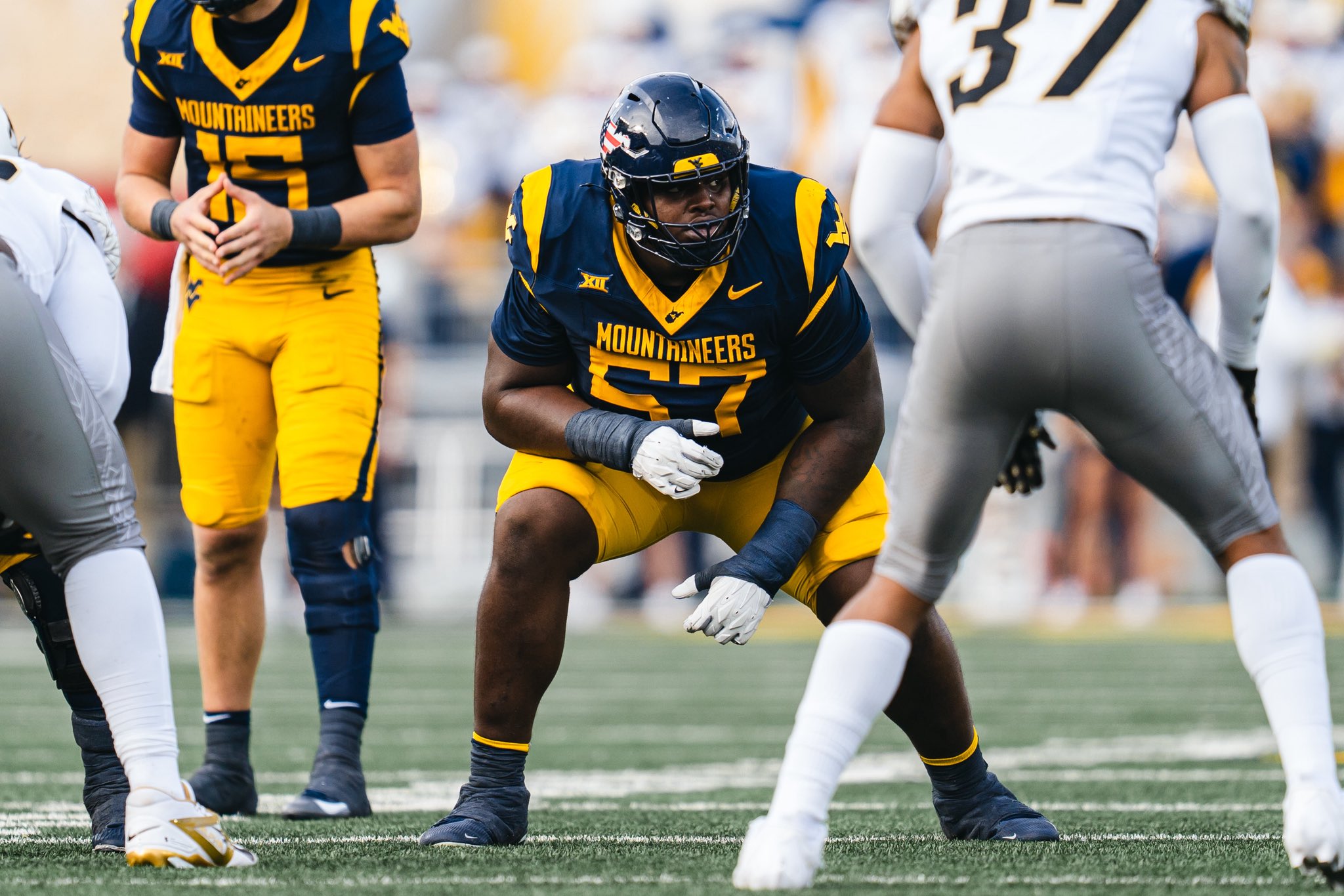 West Virginia offensive lineman Donovan Haslam plans to enter the ...