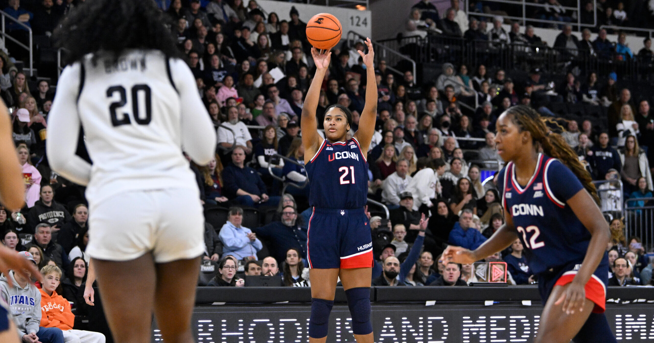 No. 1 UConn WBB end 2025 with 37-point win over Providence