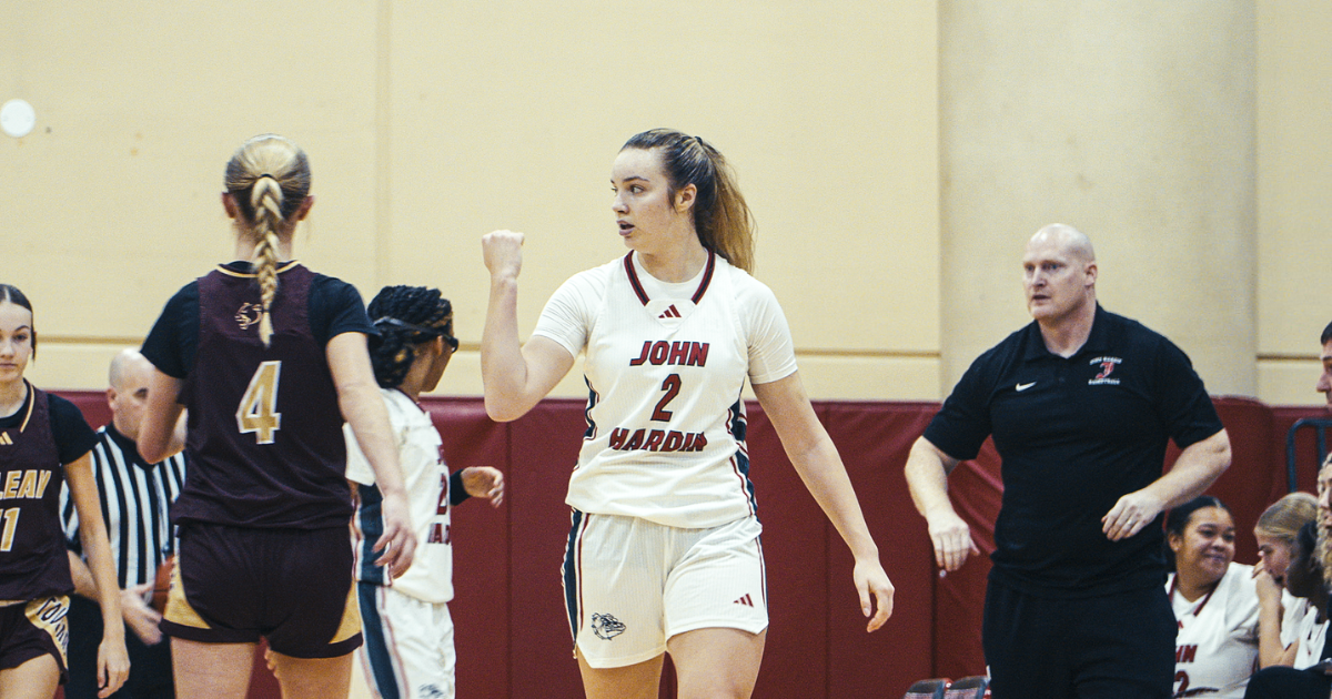 Kentucky WBB target Charlotte McCurry erupts for 37 points in blowout win