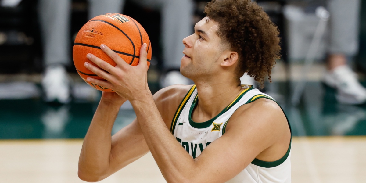 Dan Skillings injury update: Baylor guard limps to locker room after ...