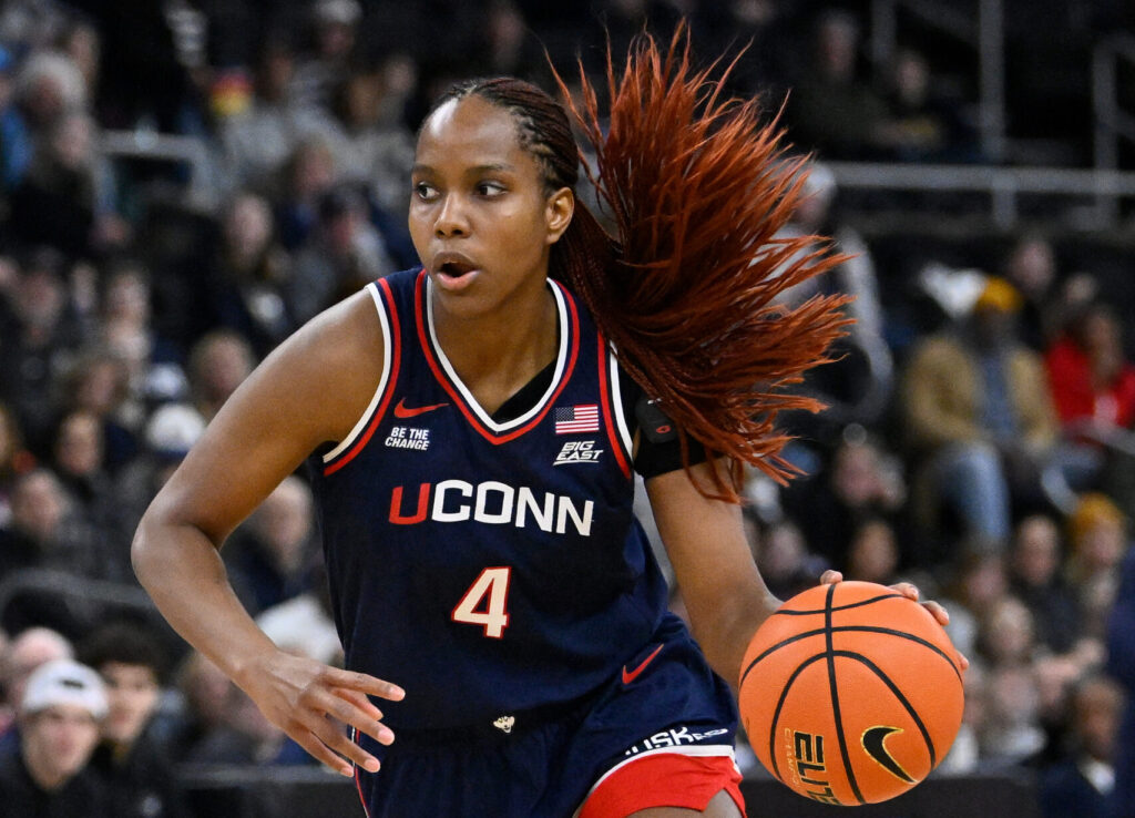 No. 1 UConn WBB overcome slow start; down Creighton by 41