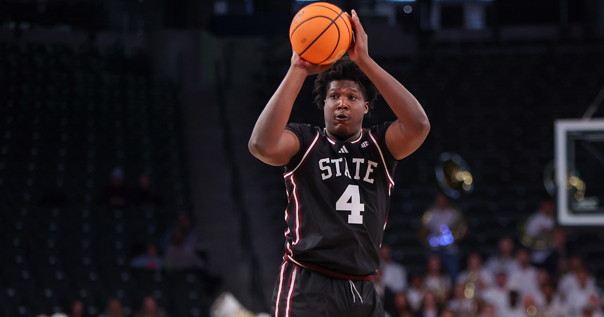 Mississippi State forward Brandon Walker hits Amari Allen in neck ...