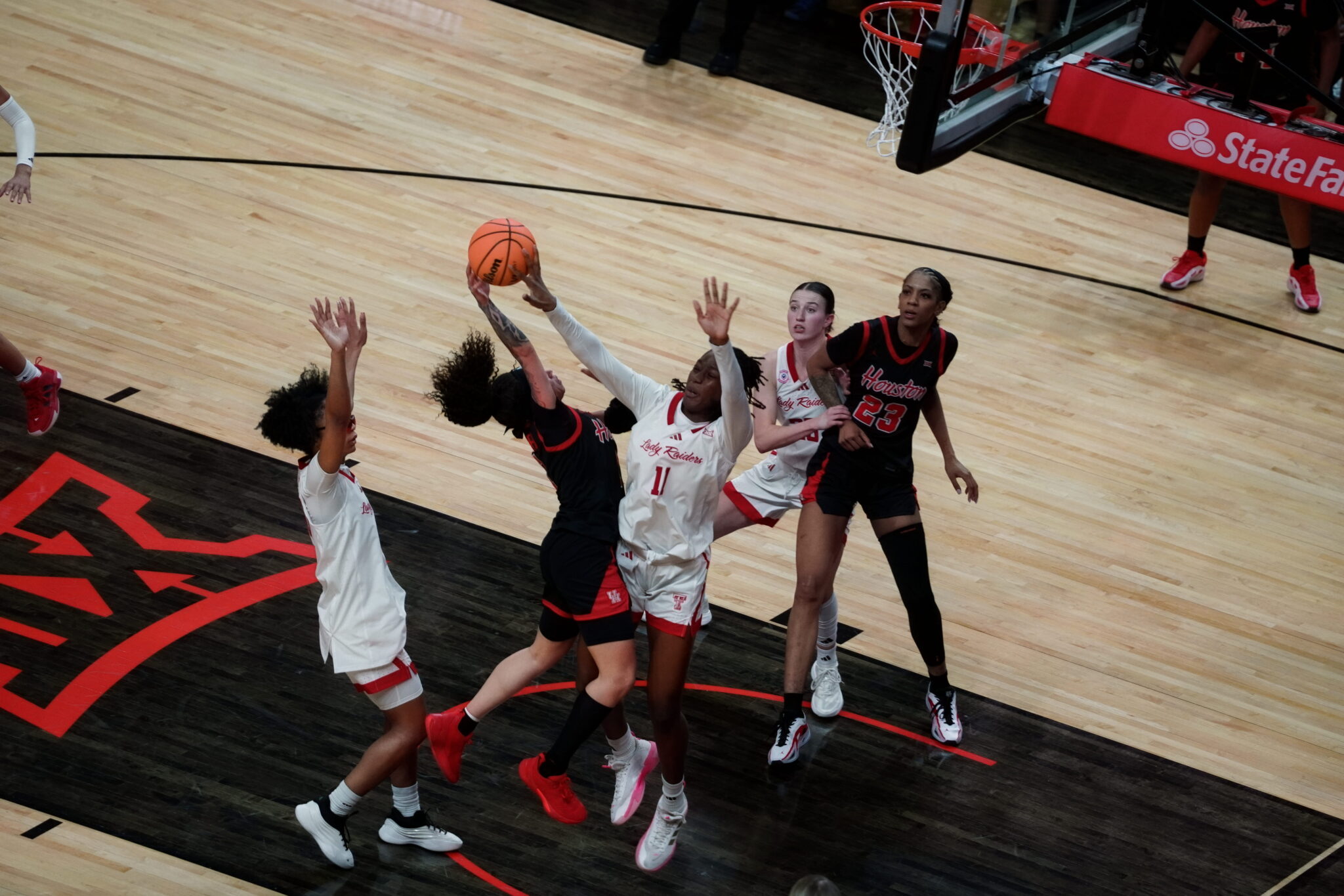 Not Pretty, Still Perfect: Texas Tech Outlasts Houston for 19–0 Start