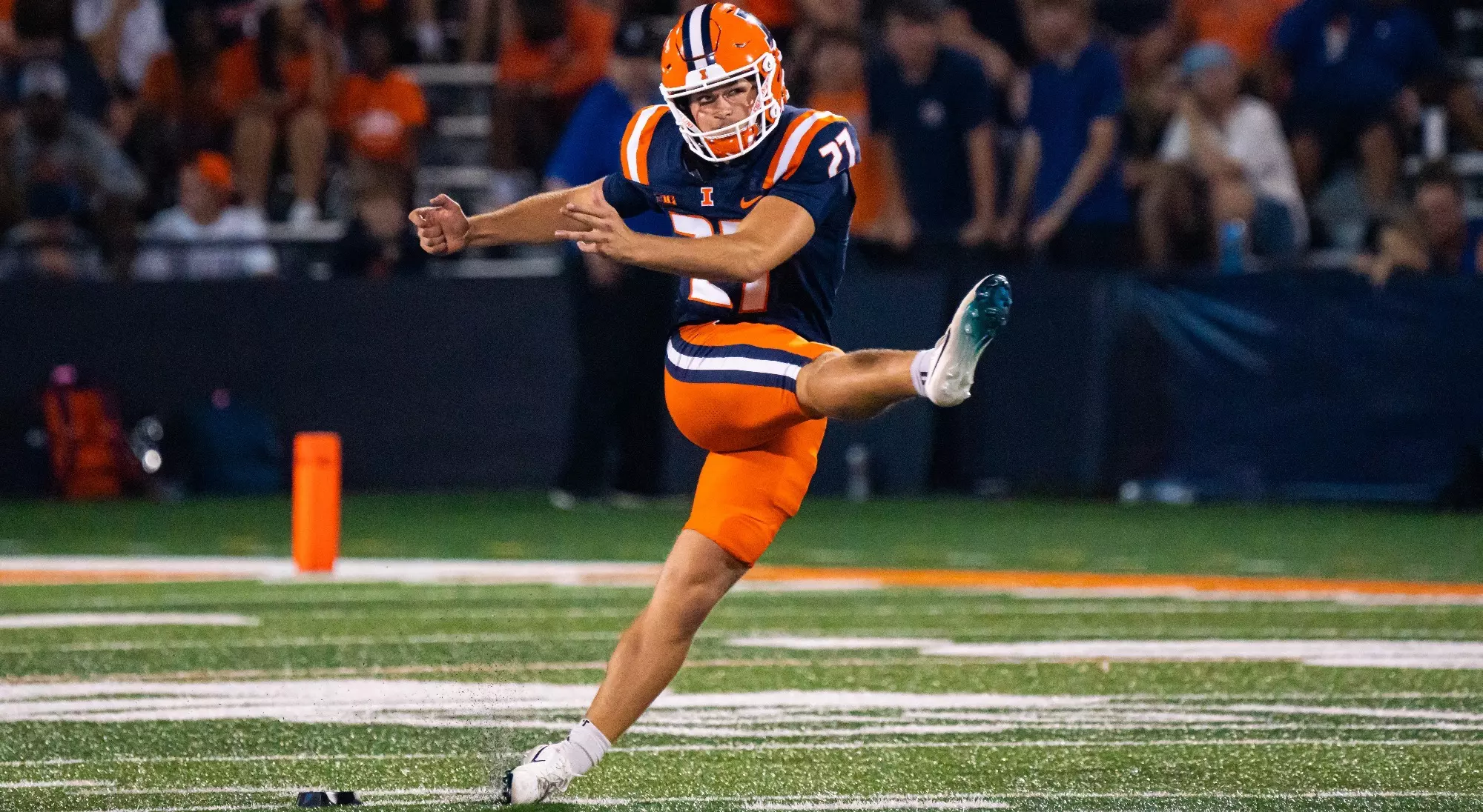 Commit: Illinois brings back kicker Ethan Moczulski - On3