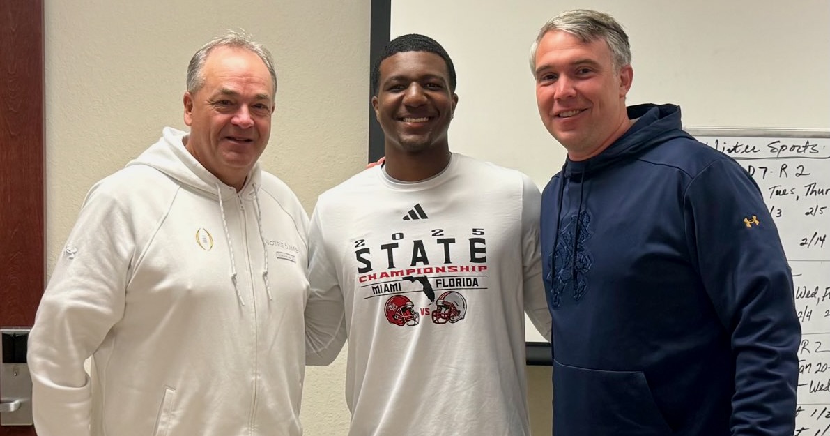 Notre Dame enters race for 2027 four-star QB Champ Monds